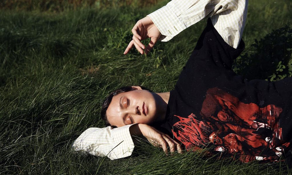 Interview: Belgian Singer Tessa Dixson Talks Debut Album, Style and ...