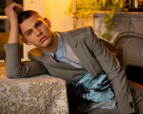 Editorial: 'Ménage à Cinque' in Paris