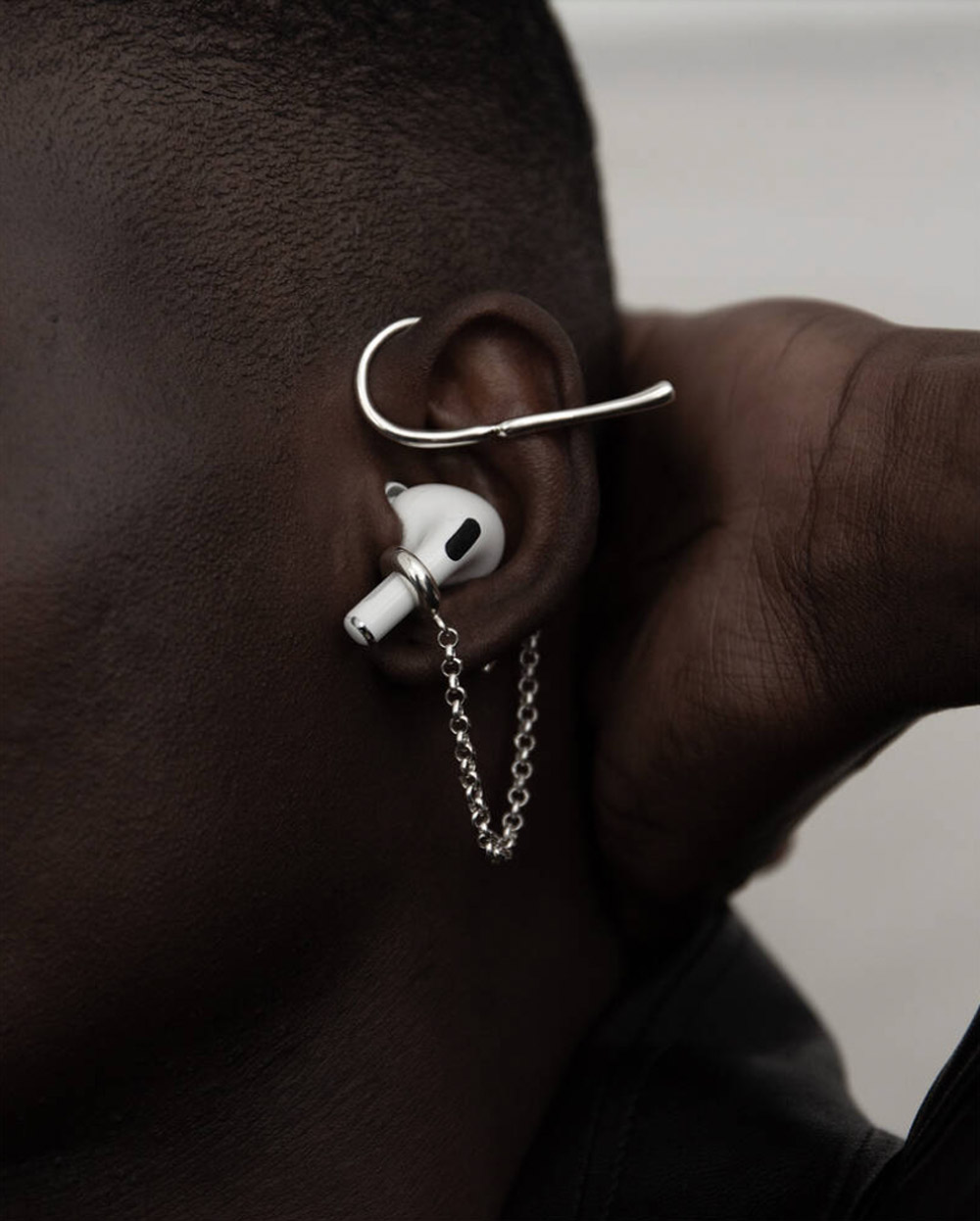 7 Fashionable Headphones We Need as an Accessory This Summer