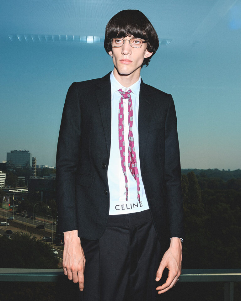 EDITORIAL: JVR 162/1 - Antwerp through Léon Stynen's Office View